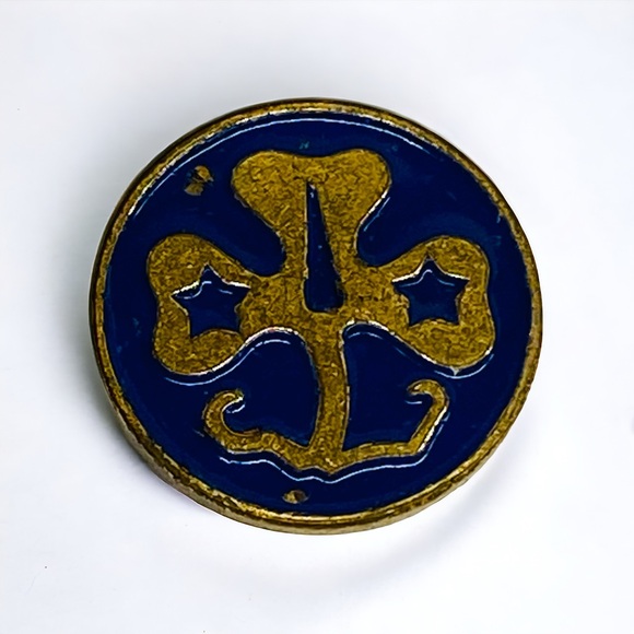 Jewelry | 196s Girl Scout World Trefoil Pin Clover Wstars Lapel Pin ...